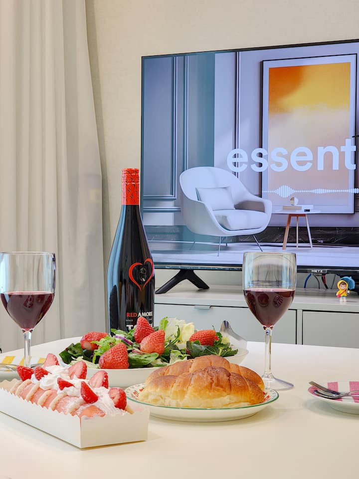 [홍대입구역/망원시장/신촌/한강/남산타워뷰] 퀸침대2, 싱글침대1 /2~5명숙소/서울여행 - Seoul