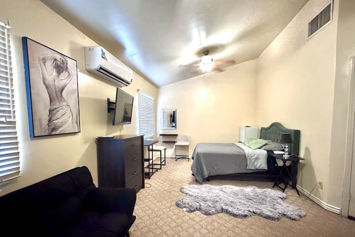 Lucca Room - Mexicali