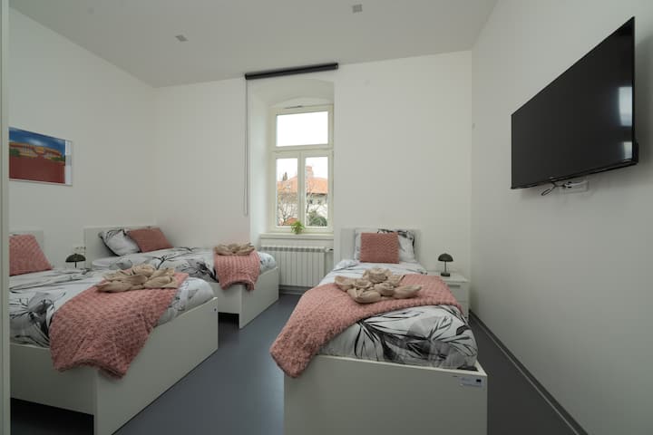 Akademis "Lipa" - Trokrevetna Soba - Pula