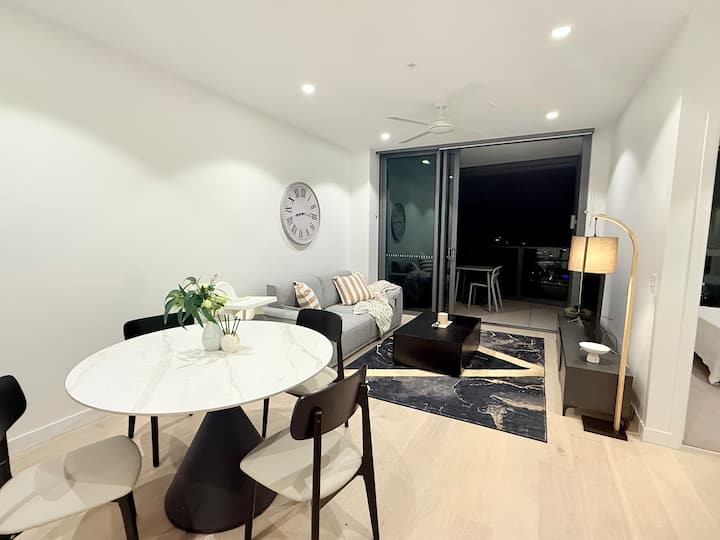 Queen's Reach - Brand New Apt - Brisbane