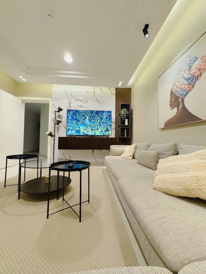 Luxury 3-bedroom Apartment - Meca