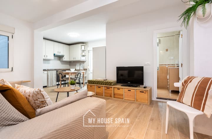 Myhousespain - Piso Reformado Con Patio Privado - Gijón