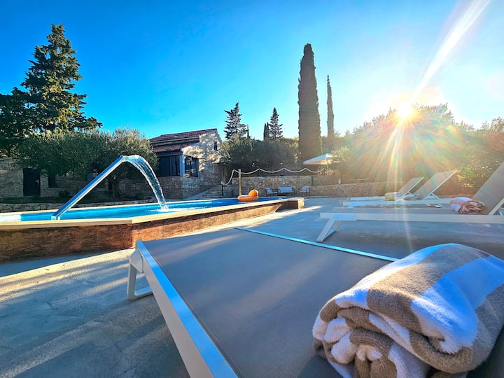 Villa Broč With Heated Pool - Postira