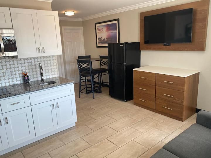 Superior Apartment - Wildwood, NJ