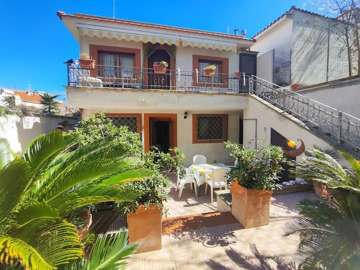 Villa In Centro A Vieste Con Giardino - Vieste