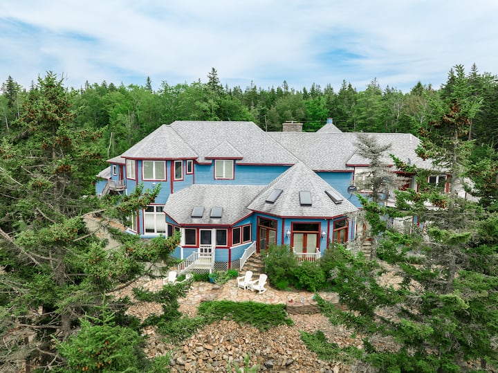 Luxury Oceanfront Mansion Stay! - Maine