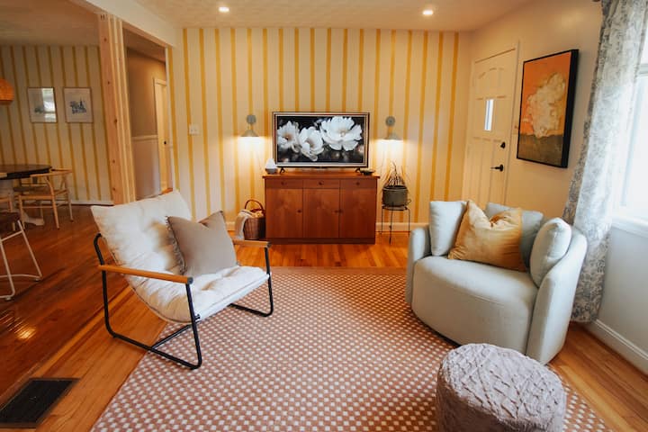 Lorraine Cottage On The Swamp Rabbit Trail - Travelers Rest, SC