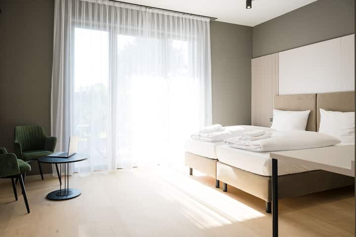 Studio Barrier-free (30qm) - Taunus Suites - Friedrichsdorf