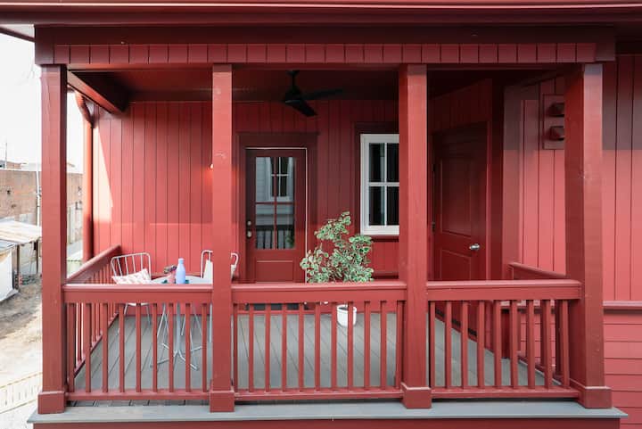 Downtown Winter Escape | Walk To Eats & Drinks - Raleigh, NC