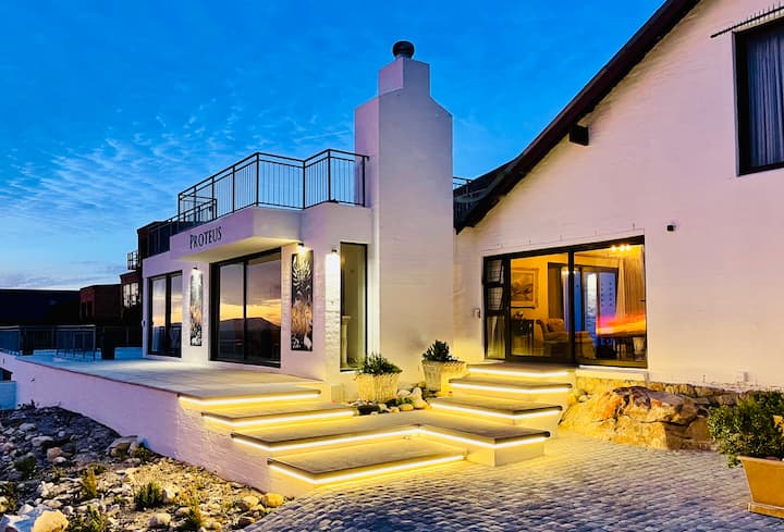Proteus Beach House: Oceanfront Luxury In Rooi Els - Rooi-Els