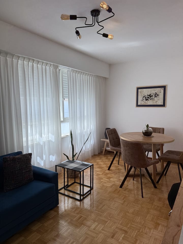 Moderno Depto. Reciclado • Cómodo Y Luminoso - Rosario