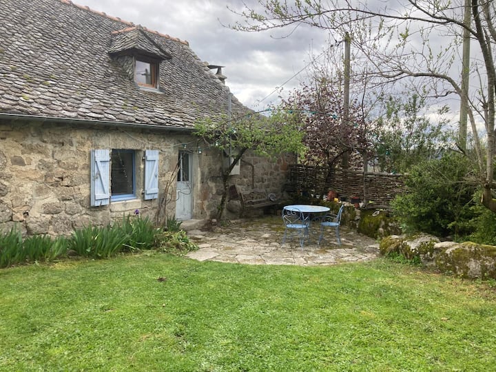 Maisonnette Typique En Aubrac - Lac de Maury