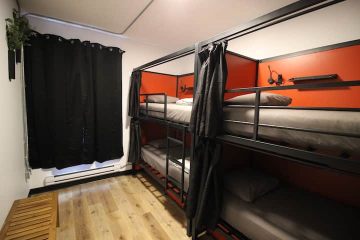 Private 6-bed Dorm - Vancouver