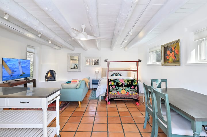 Luxury Adobe Studio, Ac, Historic Location - Santa Fe, NM