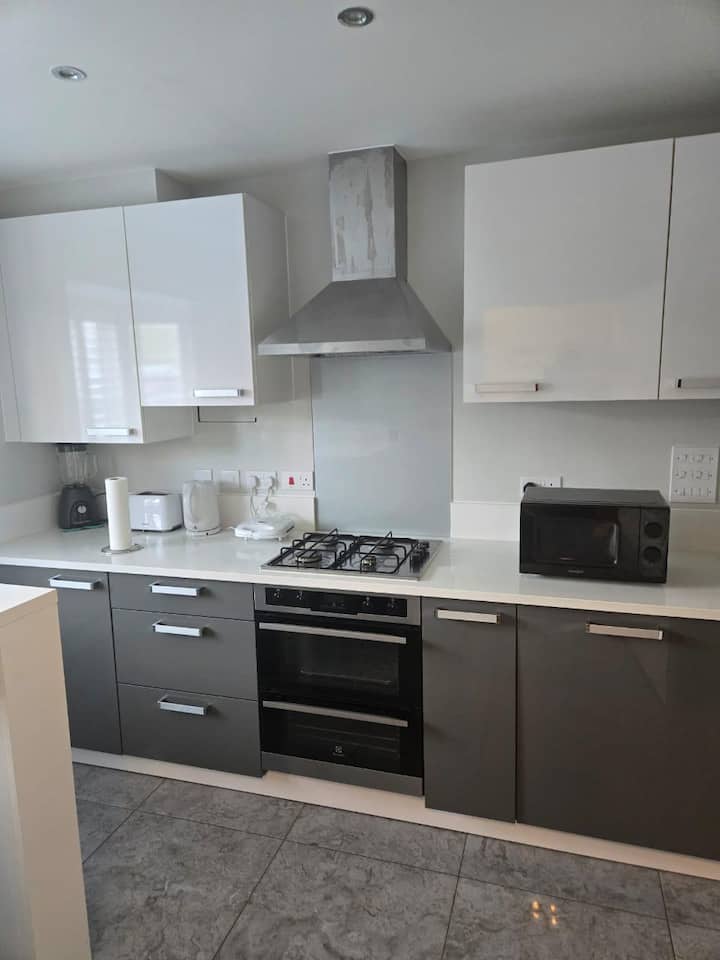 3br Home In Ebbsfleet Valley - Dartford