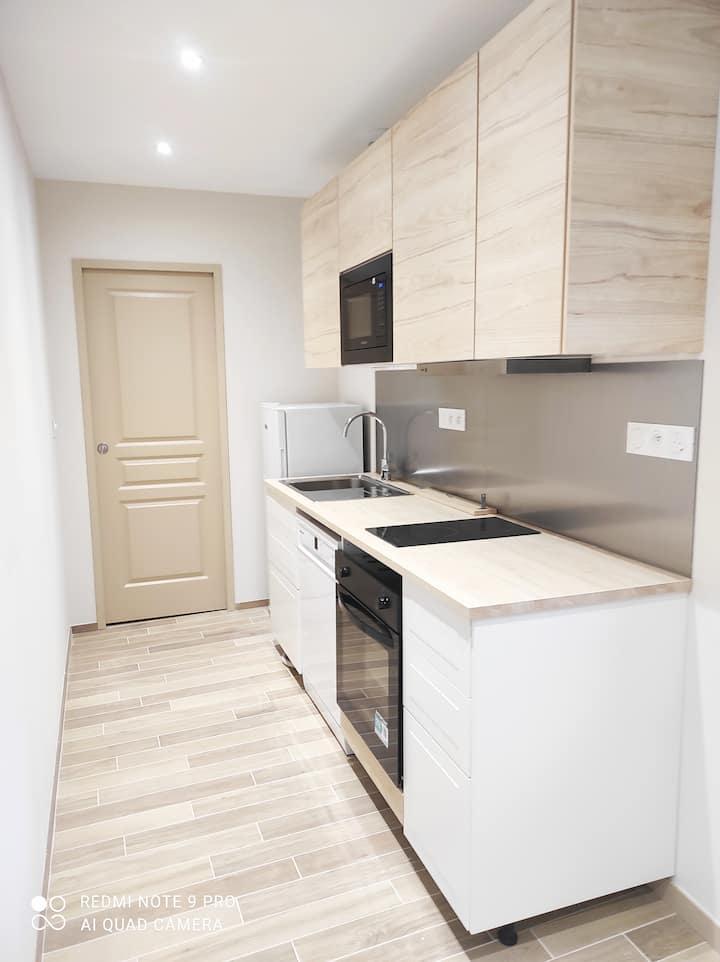 Logement Entier Vue Rivière Ernee, Vaste Parking - Mayenne