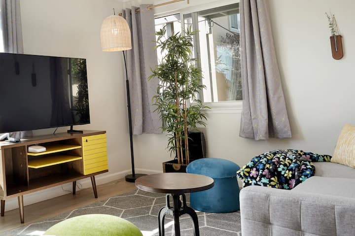 Cozy 2br Retreat W/mountain Views & Private Deck - Pacifica, CA