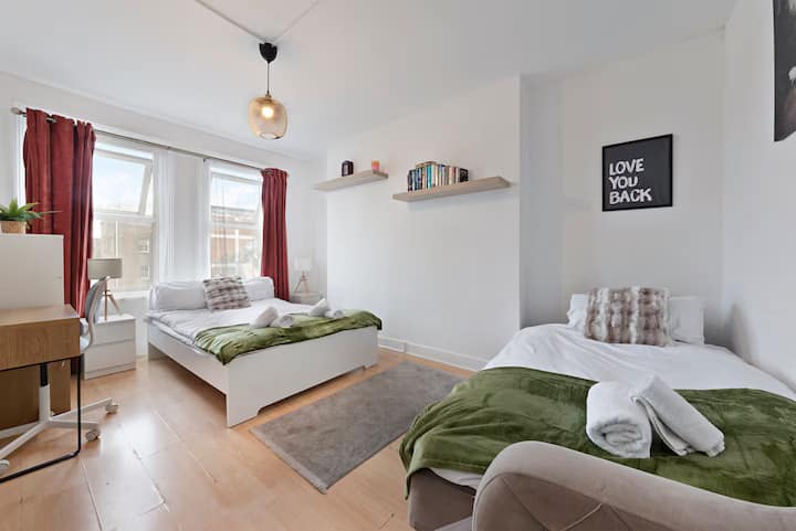 Comfy Private Room – Great Location - London, UK