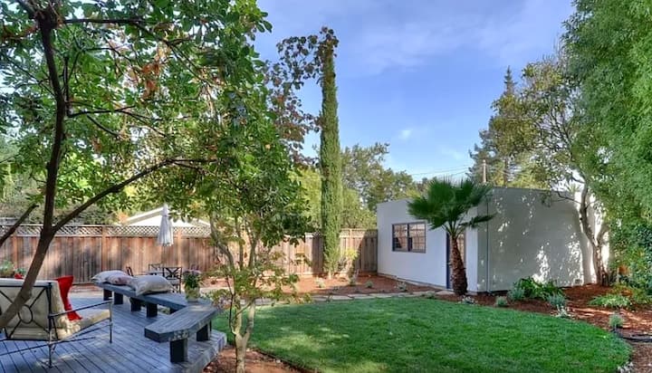 Sunny Private Master Bedroom (Long-term Only) - Menlo Park, CA