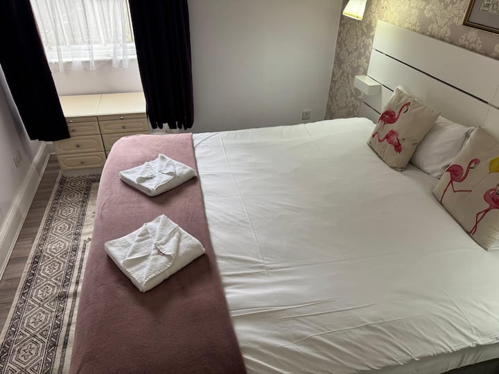 Charlotte , Barrowland Apartment - Glasgow