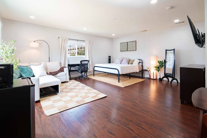 Bright, Private Studio Near Parks, Trails & Biola - La Mirada, CA