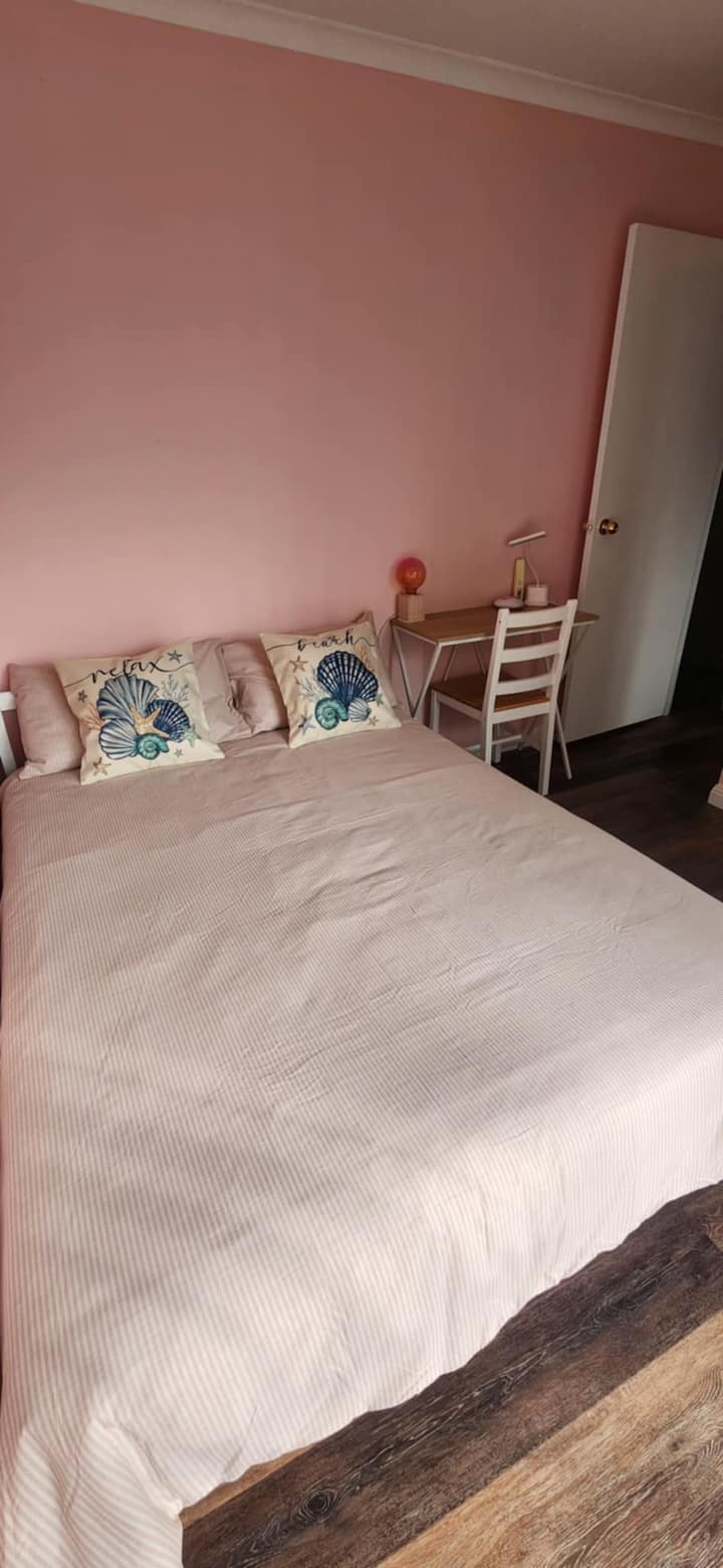 Cozy Pink Room In Nerang - Gold Coast