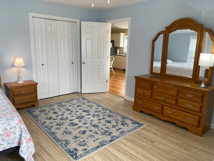 Narragansett Home Away From Home - Narragansett, RI