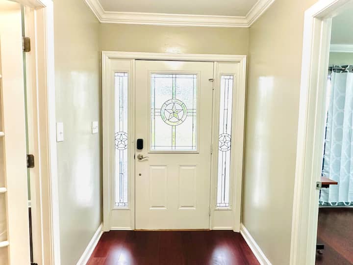 Spacious And Comfortable House In Ballantyne - Charlotte, NC