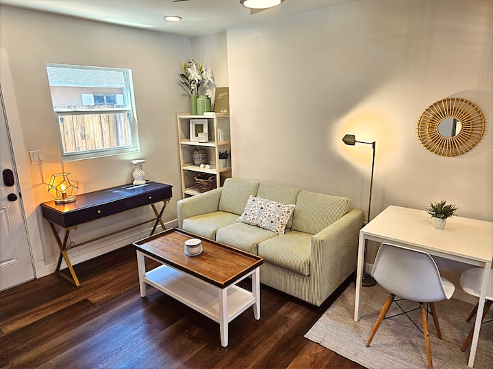 Villa Del Sol - The Hideaway - St. Petersburg, FL