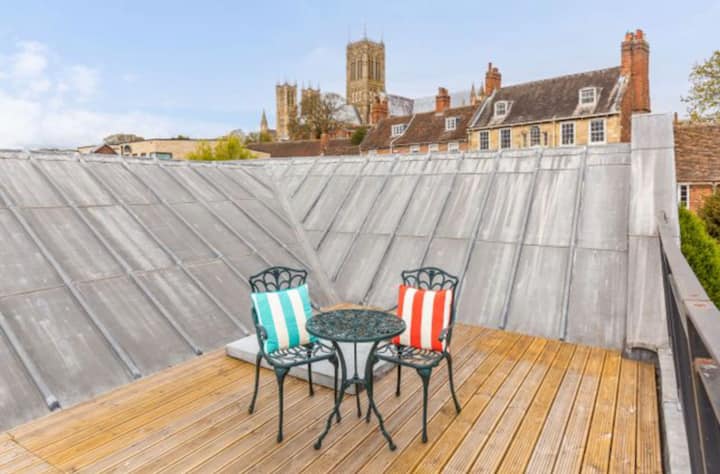 Penthouse With Roof Terrace - Lincolnshire