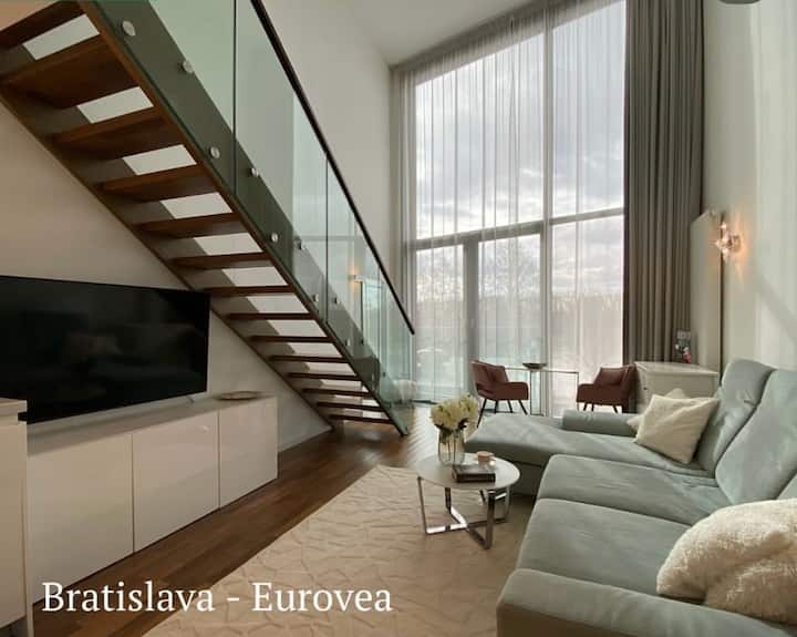 Skau 3 Eurovea Danube View - Stare Miasto