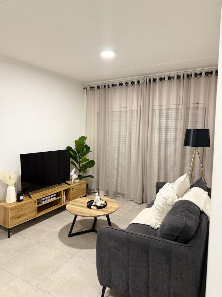 Apartment In Fourways |Stay Near Montecasino - Sandton