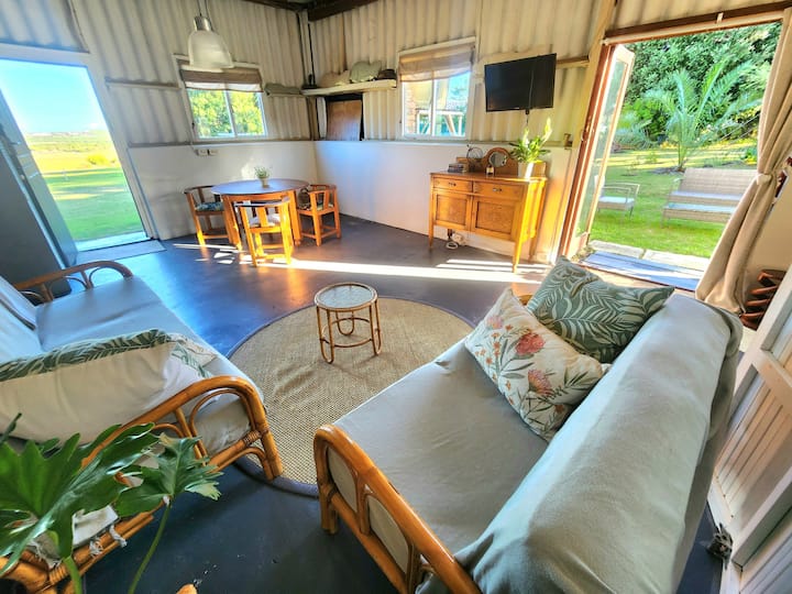 Blue Horizon Shed - Pearly Beach