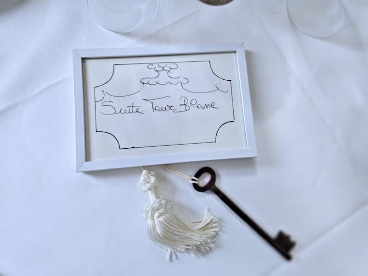 Camera Con Letto Tondo Presso Ab Suite - Bologna