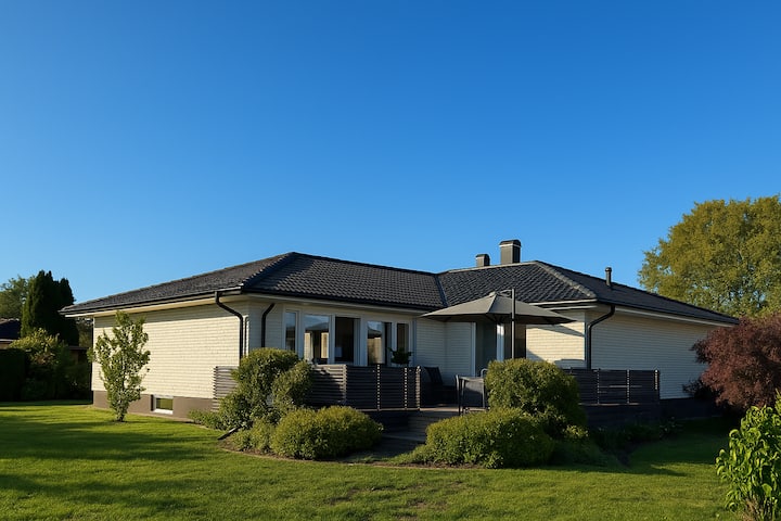 Stor Villa I Tvååker - Varberg
