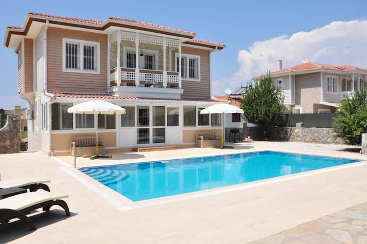 Geniş Ailelere Uygun 10 Kişilik Villa 48-6190 - Ölüdeniz
