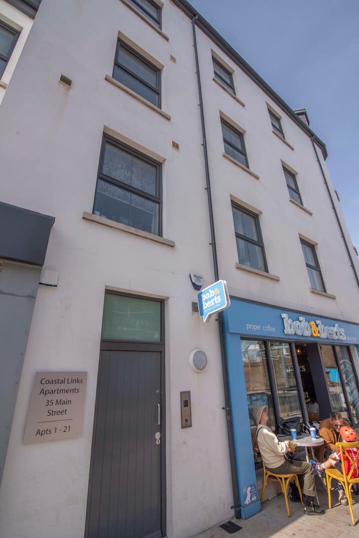 Central, Sea View Apartment - Portrush