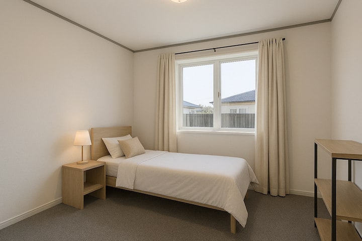 Stay In The Mahi Room - Taranaki