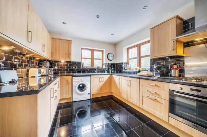 Veronica Cottage - 