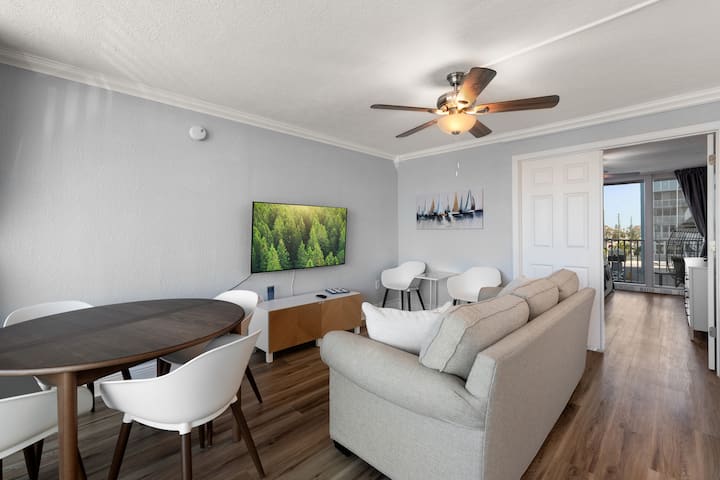 Beach/gulf/bay Views + 2 Balconies/pool | Sleeps 6 - Treasure Island, FL