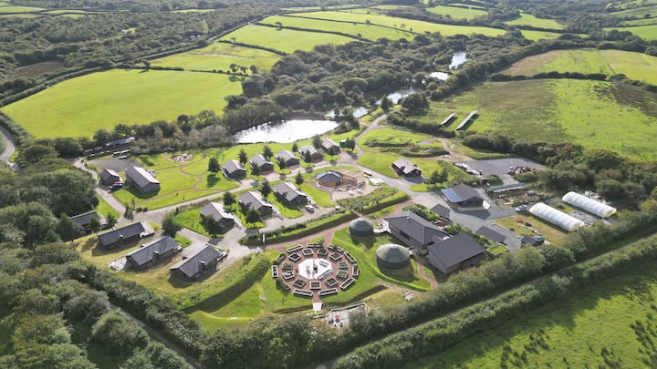 (Sleeps 20) Half Retreat Takeover - 5 Lake Cabins - Holsworthy