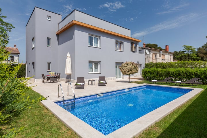 Villa Isabella | Pool, Terrace & Pula Vibes - Pula