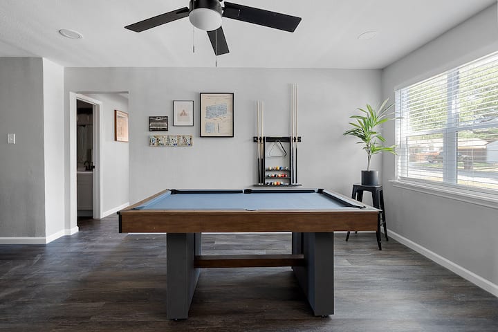 Perfect Home Base | Hoop, Mini Golf & More - Arlington, TX