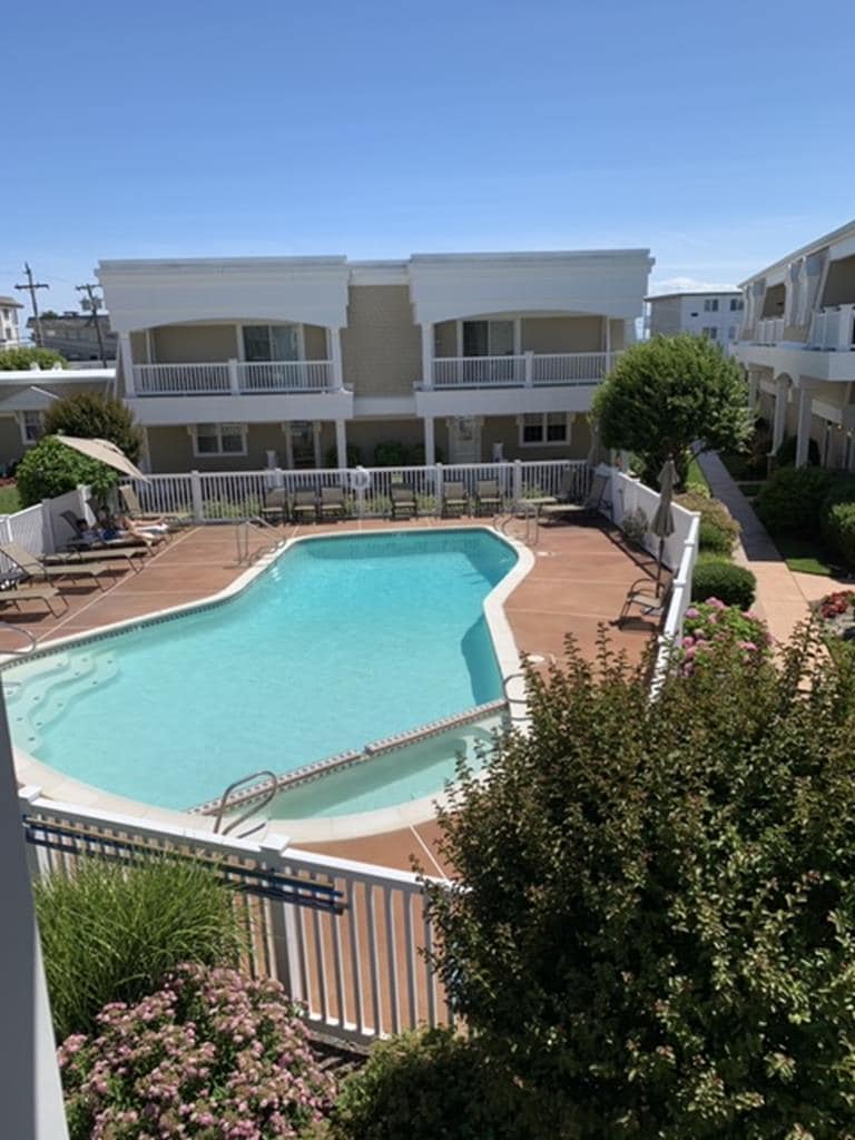 Beach Block 2 bedroom condo - Airbnb