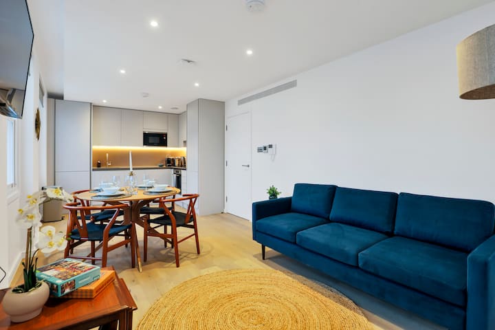 Luxury Kensington Apartment 2 Bed/2 Bath - 얼 코트