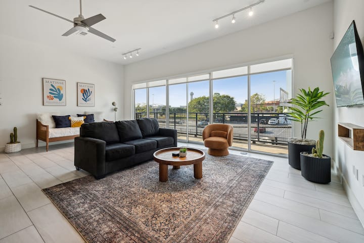 Downtown Loft No. 311 - Highland Park, TX