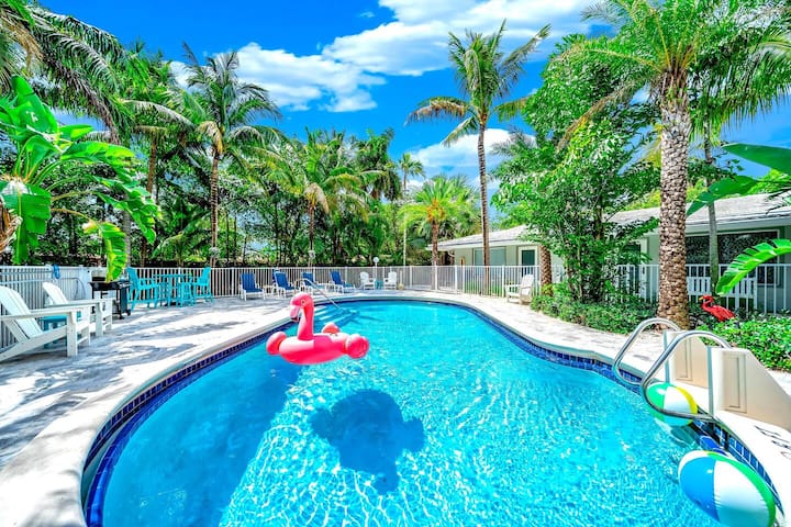Tropical Paradise + Pool & Patio! - Fort Lauderdale