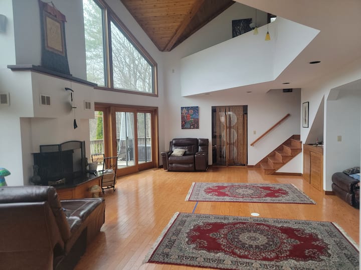 Private Apartment. Gorgeous Master Bedroom. - Hyde Park, NY