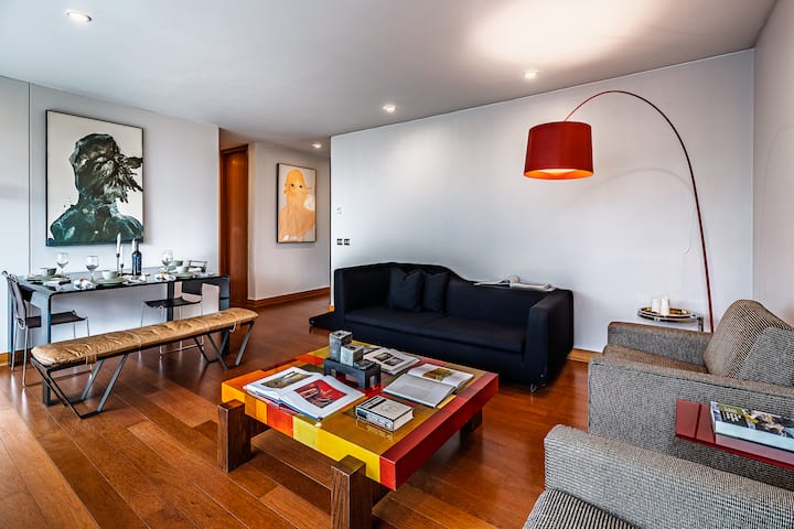 Lujoso Departamento Con Terraza Para 4 En El Golf - Las Condes