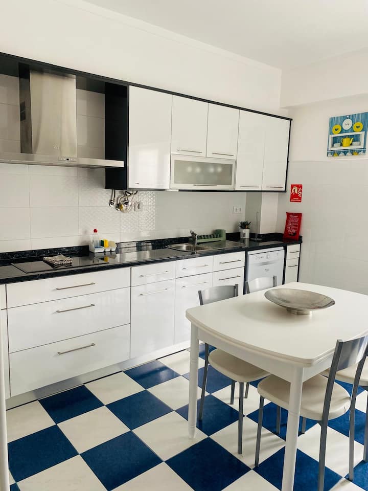 Swordfish City Center Apartment - Peniche